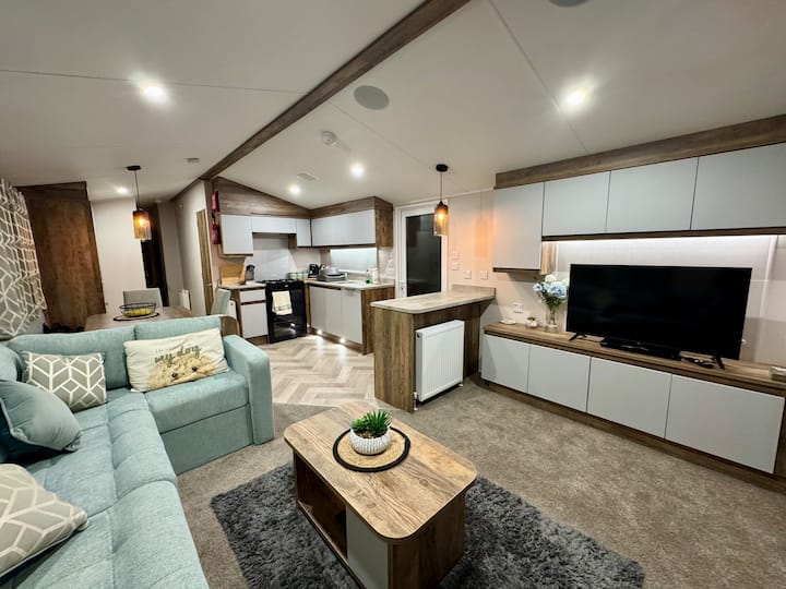 Pete's Pad - Whitecliff Bay - Isle Of Wight - Isle of Wight