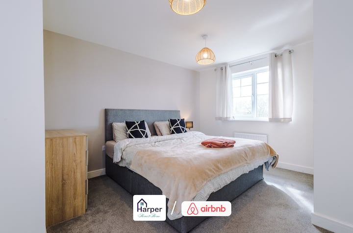 Spacious 5br Chester | Group & Contractor Stays - Chester