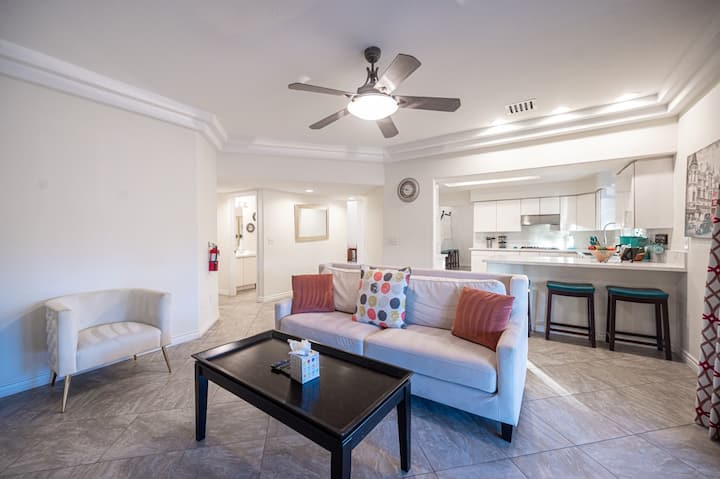 Kp* Charming 4br With Pool Table&basketball Court - Las Vegas, NV