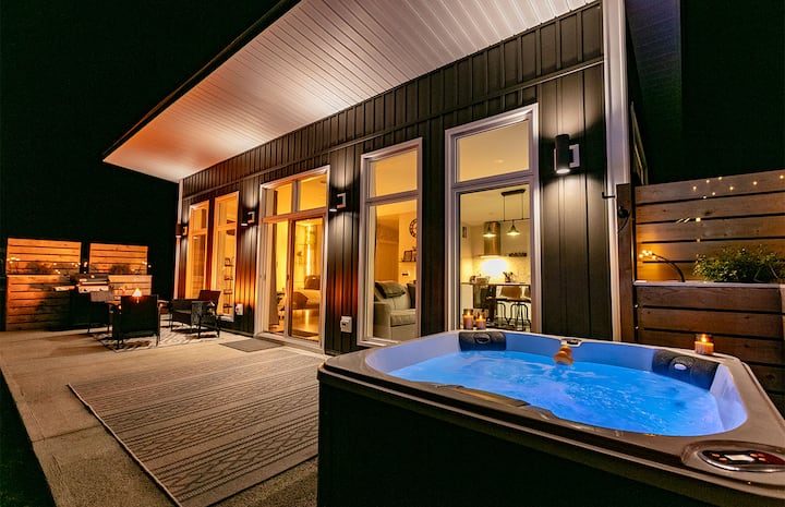 Lake View Cottage W/ Private Hot Tub - Eagle View - Cape Breton Island