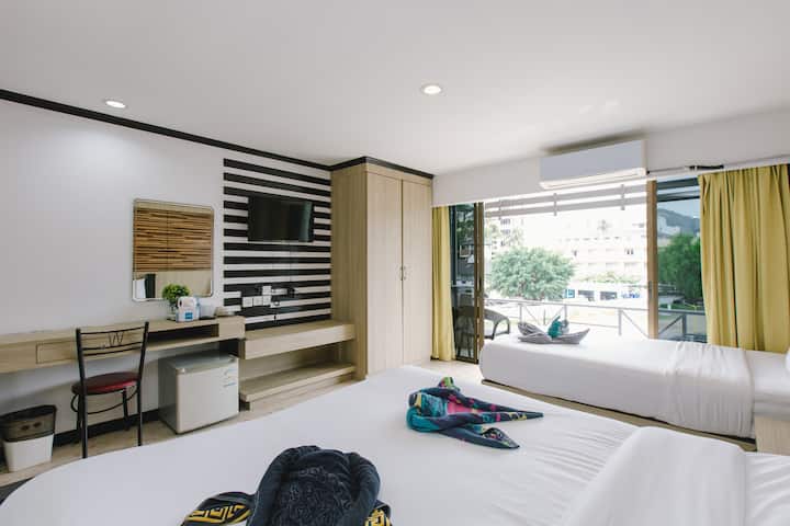 C Room For Three W/ Balcony, 50 Steps To The Beach - Patong Beach
