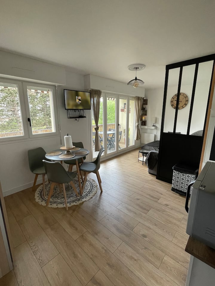 Studio Rénové 100m Plage - Grand Balcon - Parking - Villers-sur-Mer
