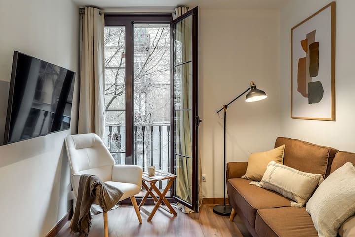 Private & Fully Equipped Apt. Eixample/sant Antoni - Barcelona