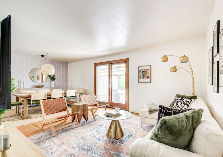 Denver Hot Tub Retreat Near Downtown - 15% Off Dec - Denver, CO