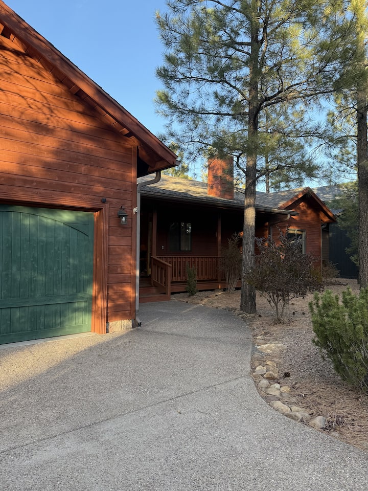 Cozy Mountain Cabin Getaway! - Pinetop-Lakeside, AZ