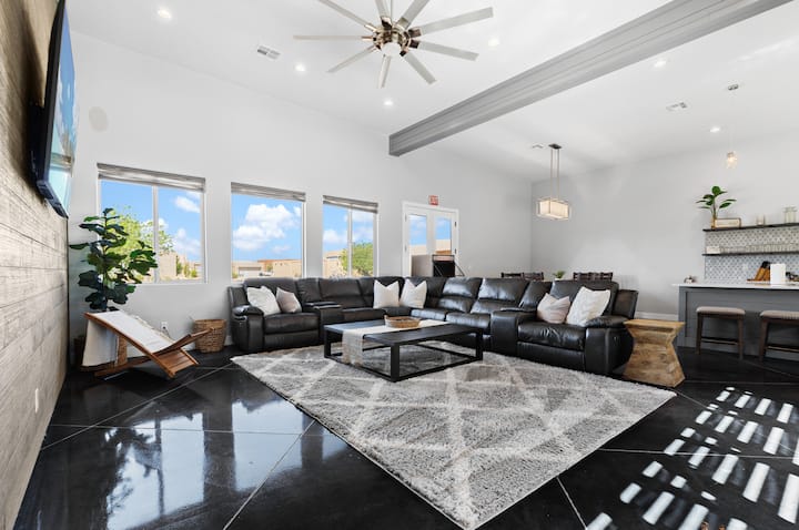 Serenity: Your Private Oasis With Courtyard & Pool - Hurricane, UT