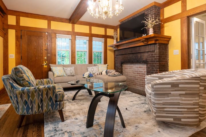 Charming Colonial For Events And Getaways! - Fairfield, CT