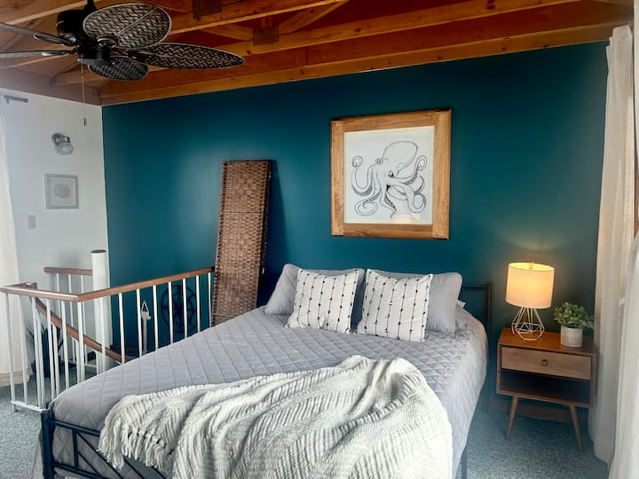 Mommom's Beach Cottage - Fenwick Island, DE
