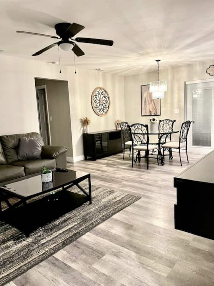 Tropical Getaway - Pembroke Pines, FL