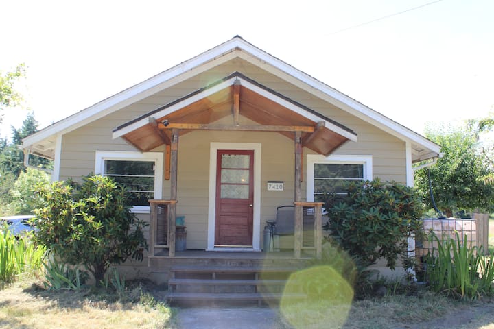 Private Farmhouse On Peaceful Guemes Island - Anacortes, WA