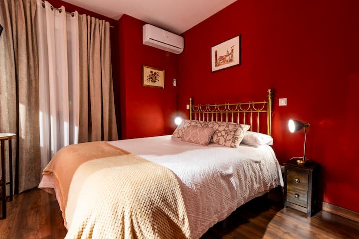 Mikaela Vintage 5 Estrellas Alcalá Centro - Torrejón de Ardoz