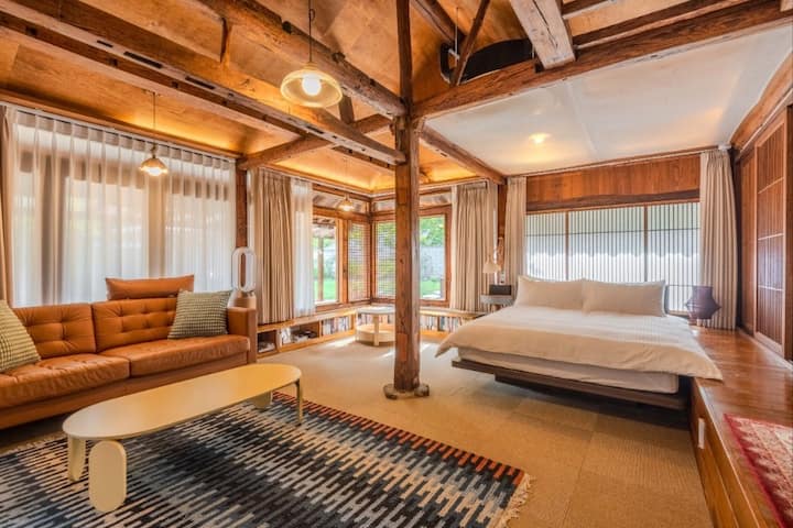 [금진에있으리]
강릉 금진해변
한옥독채
카라반
불멍과 바베큐 - Gangneung-si