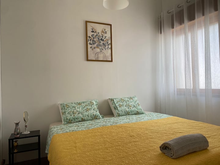 Double Room Station Bed + Sofa - Albufeira