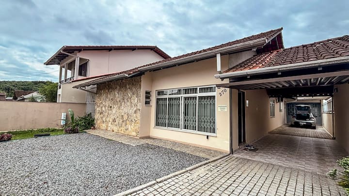 Ampla Casa 4 Quartos, Suite C/ Banheira 12 Pessoas - ジョインビレ