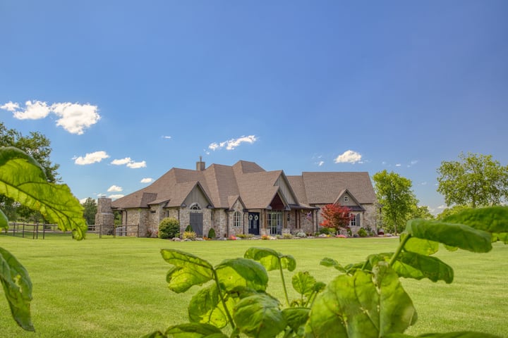 Luxury Estate On Gated 15-acres W/pool & Sauna - Owasso, OK