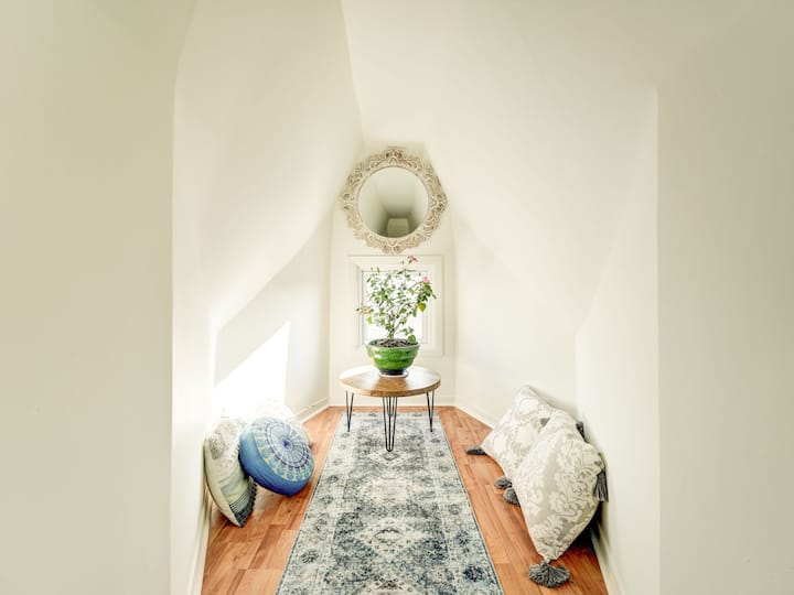 Apartment In Leslieville / Toronto Beaches - Toronto