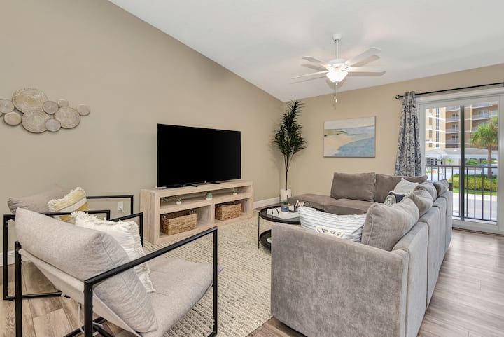 Daytona Getaway,walk To Beach,game Room,parking,ac - Daytona Bike Week