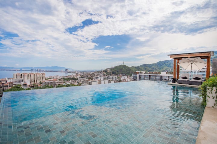 New Luxe Penthouse W/ocean View - Conchas Chinas