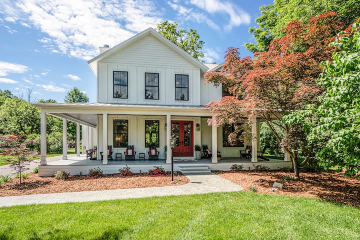 Appleseed Farmhouse - Saugatuck, MI