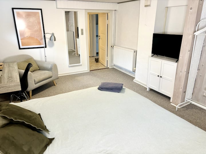 Clean & Spacious Basement, Close To Beach. - Esbjerg