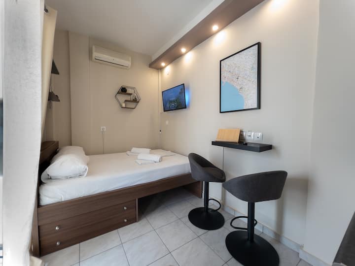 Bedcity Apartment | Free Parking & City Center - Thessaloniki