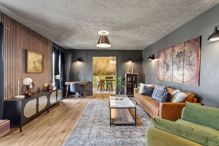 Pet Friendly Home - 10 Minutes To Trilith! - Riverdale, GA