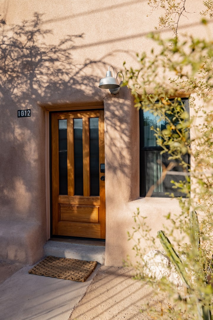 Sorta Summer 'Centro' Rowhouse In Historic Barrio - Tucson, AZ