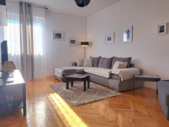 Kaja's Oasis-large Apartment In Split Center - 스플리트