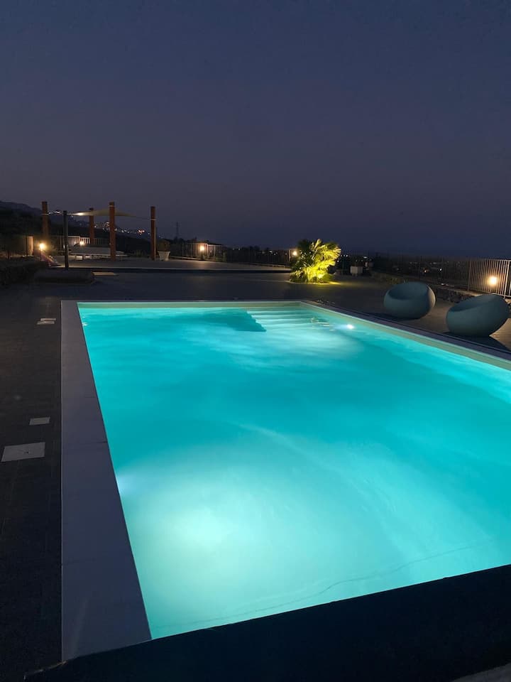 Flat And Pool - Taormina