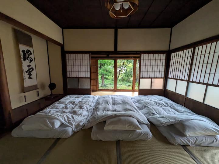 篠山城跡まで3分!中庭つきの築100年の日本家屋でお茶を飲みながらゆったりとリラックスしよう - 丹波市