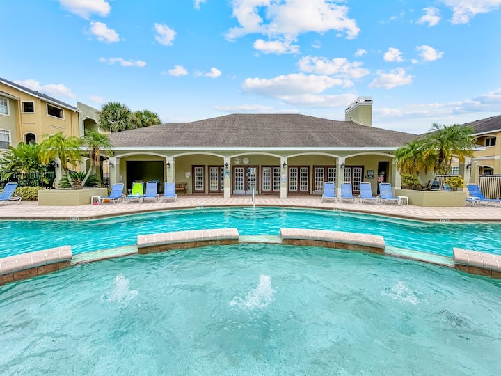 Pool | Patio | Kitchen | Gym | Self Checkin | Wifi - Clearwater Marine Aquarium, Clearwater