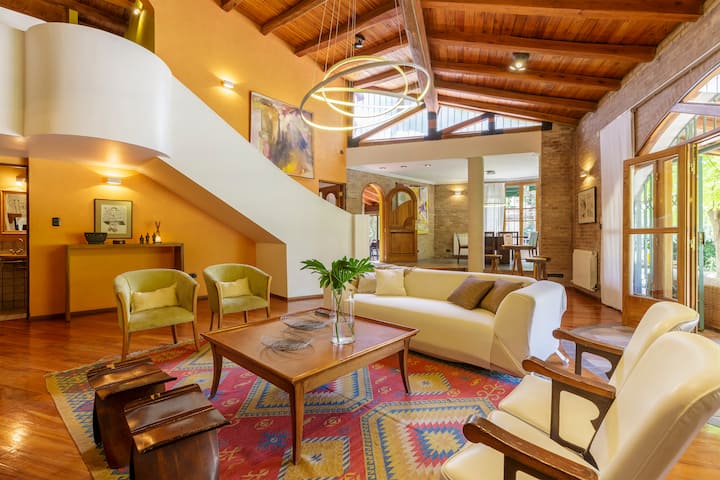 Espectacular Casa En Exclusivo Barrio Privado - Argentine