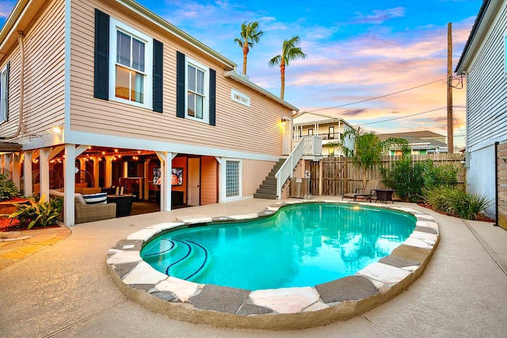 3 Blocks To Beach / Private Pool + Outdoor Tv - Galveston, TX