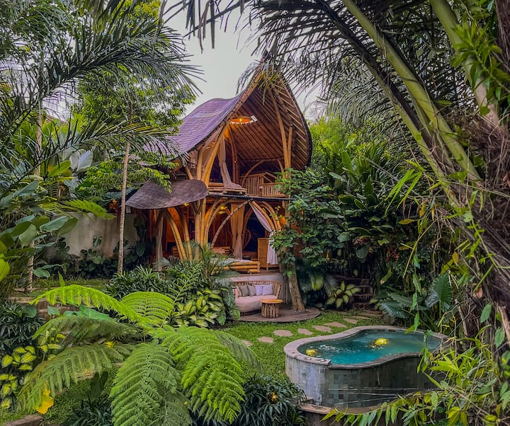 Wahem Luanan- Eco Bamboo Home , River View - Bali