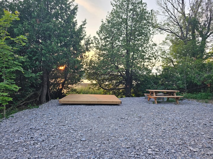 S01 Nature Heaven At The Farm: Camp On The Lake - Wiarton