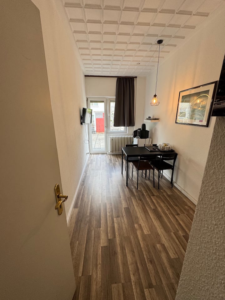 Studio 50 Qm Zentral In Domnähe/bahnhof - Köln