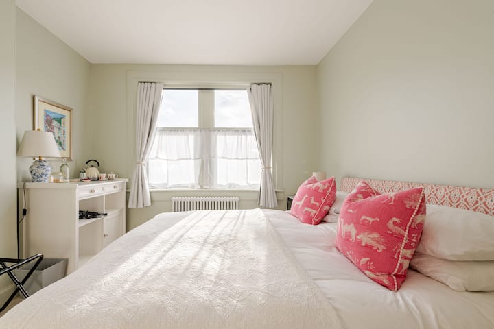 Newly Renovated Super King En-suite | Free Parking - Fife