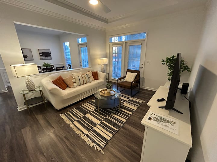 Fabulous 2bed/2bath W/ Balcony - Alpharetta, GA