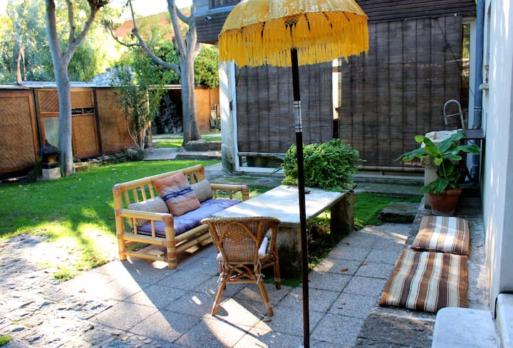Chambre Deux Lits Donnant Sur Un Jardin Uzès Centr - Uzès