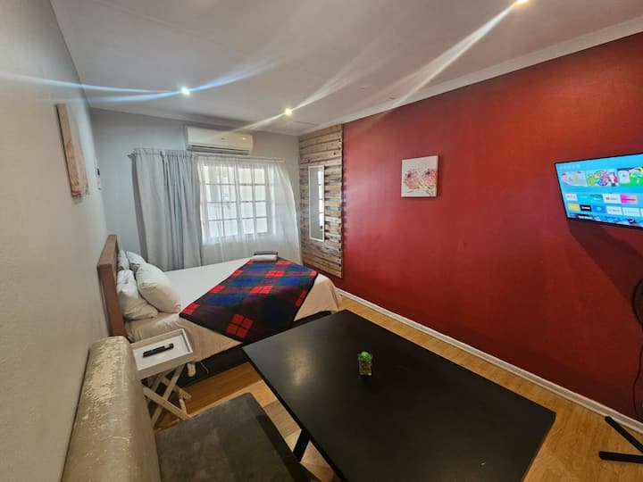 Very Private And Fenced Unit - Bloemfontein