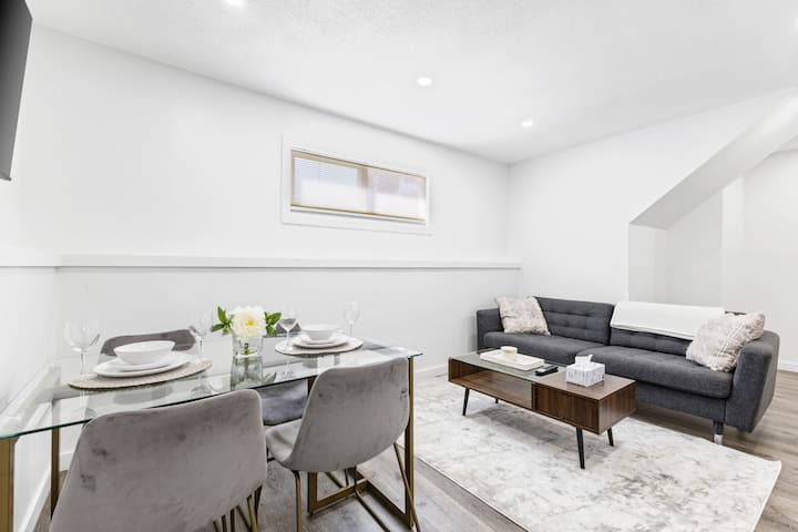 Luxury 2br Suite Near Stampede & Dt + Fast Wi-fi - Calgary