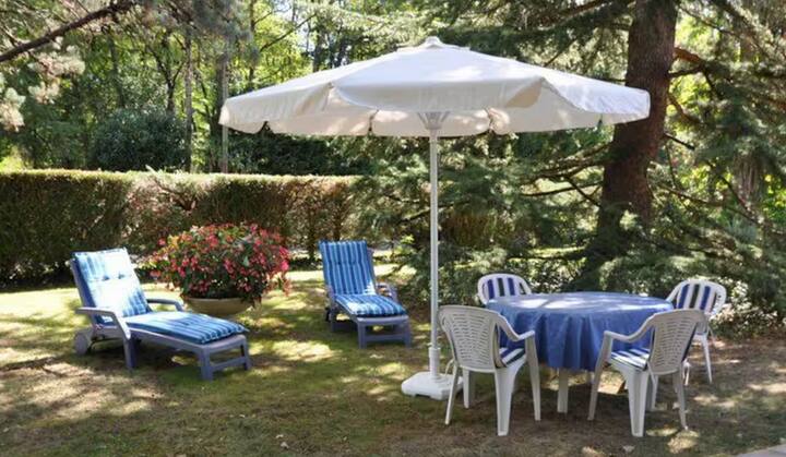 Gîte Autour D'un Jardin Fleuri àTremolat Dordogne - Trémolat