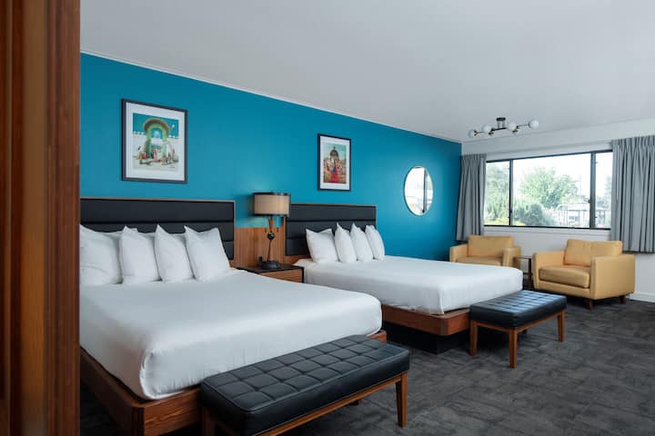 Experience A Classic Motel In The Heart Of Bozeman - Bozeman, MT