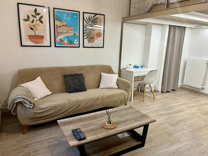 Charmant Studio Mezzanine Climatisé, Cœur De Nice - Niza