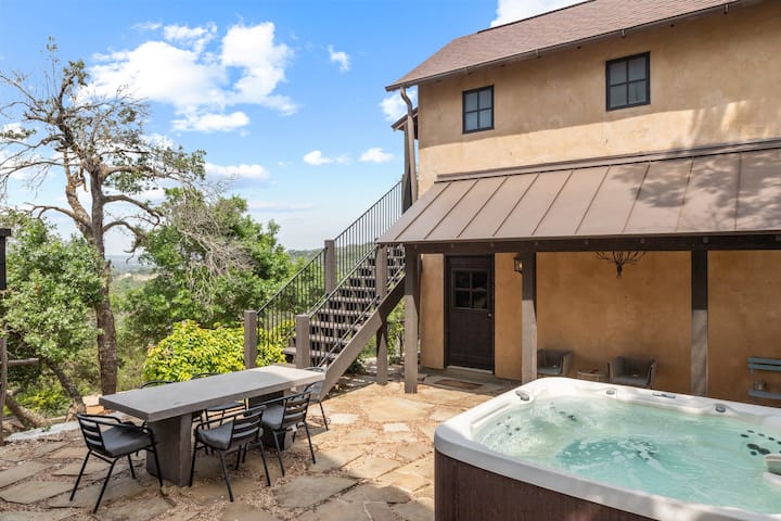 Turnbull House | Outdoor Oasis W/ Amazing Views - Fredericksburg, TX