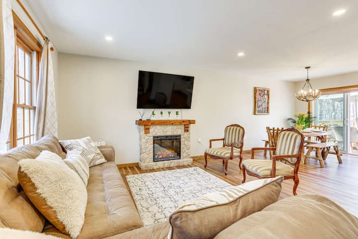 Family Retreat*fire Pit *Game Room* Dog Friendly - Monroe Lake, East Stroudsburg