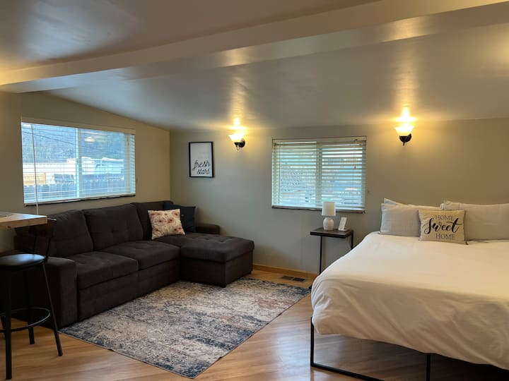 Quaint Downtown Studio (4 Blocks Off Main) - Bozeman, MT
