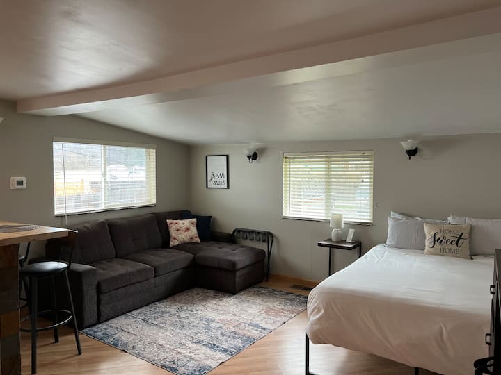 Quaint Downtown Studio (4 Blocks Off Main) - Bozeman, MT