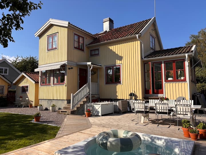 Charming Villa In Old Enskede, Outdoor Spa Pool - Huddinge