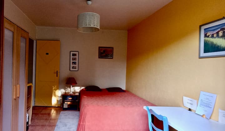 Chambre Très Au Calme. - Montélimar